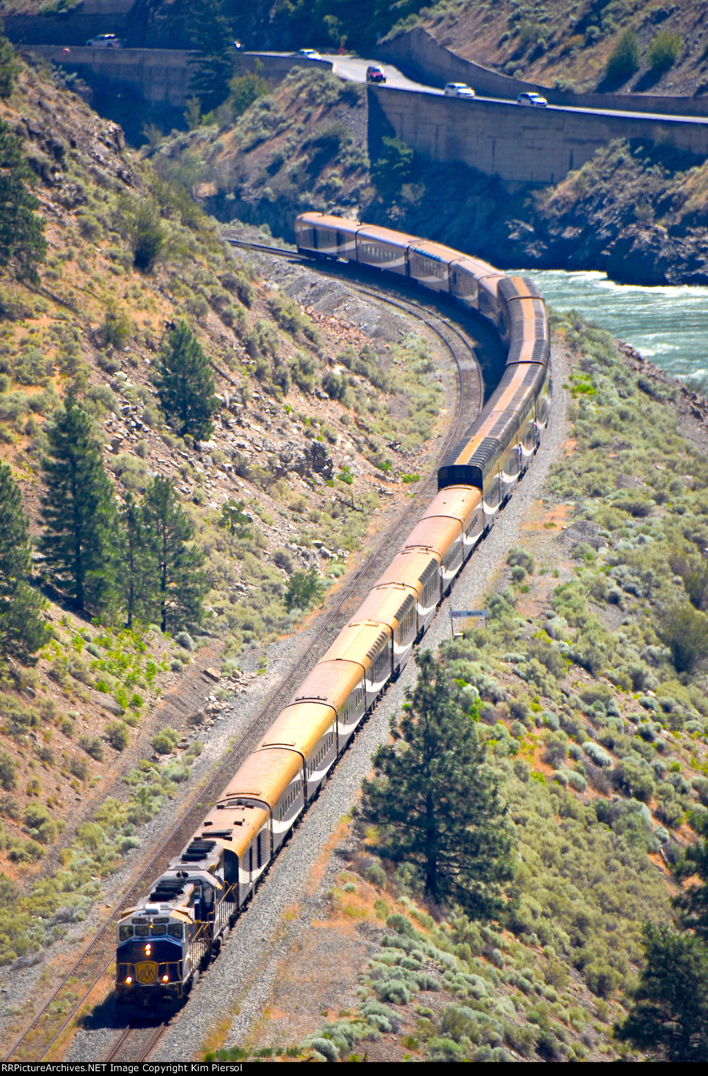 RMRX 8015 WB "Rocky Mountaineer"